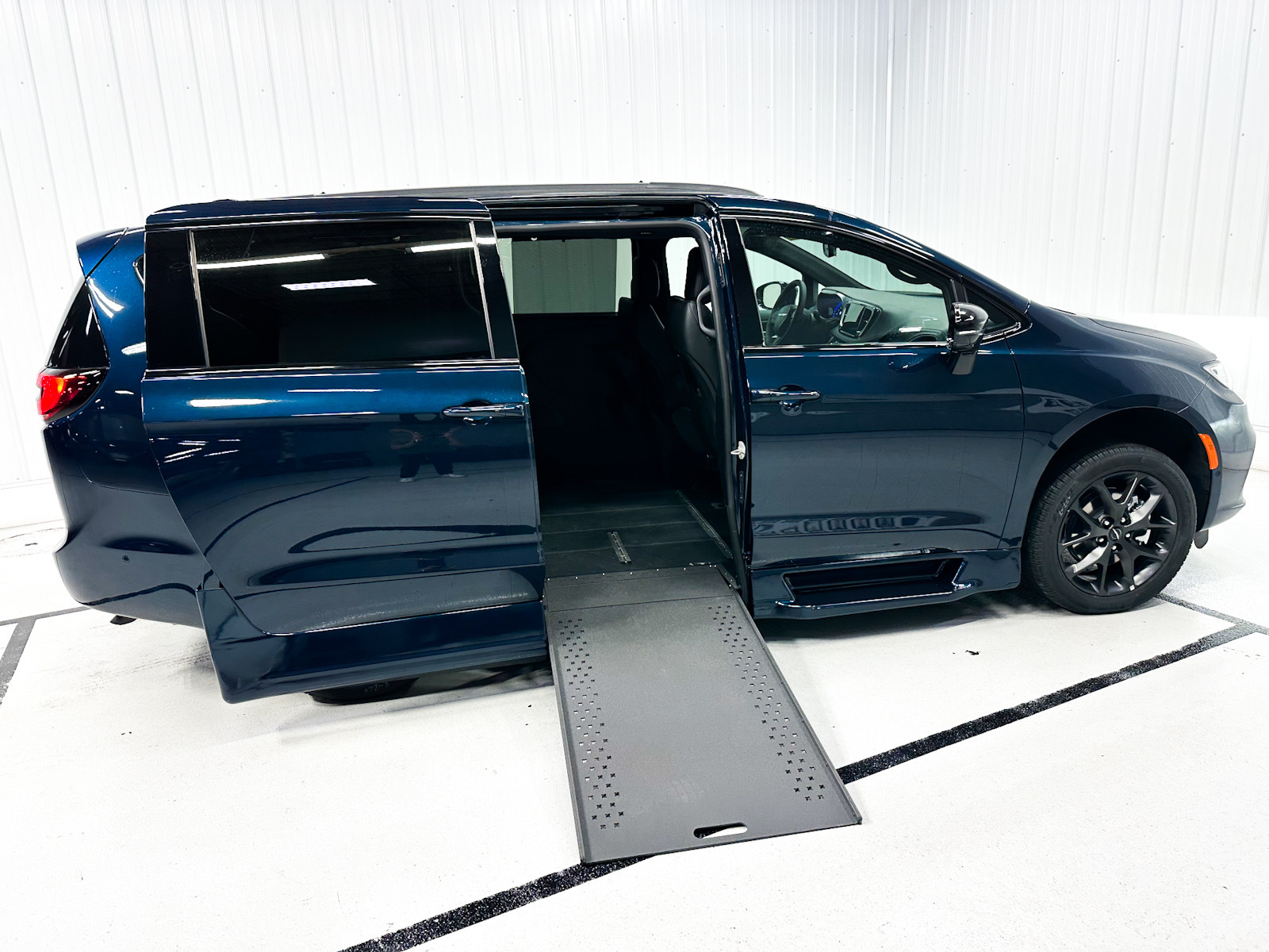 New Chrysler Pacifica Wheelchair Vans For Sale - Rollx Vans