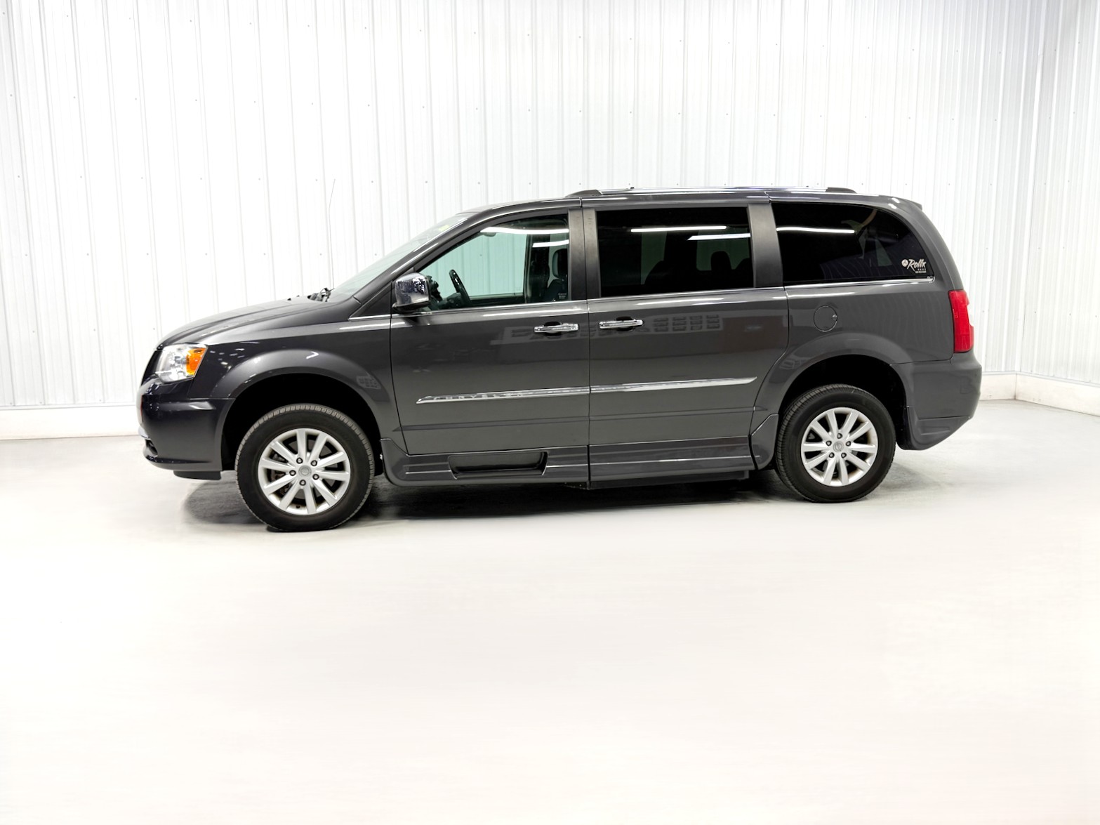 Used 2015 Chrysler T&c Wheelchair Van For Sale | #401514 | Rollx Vans